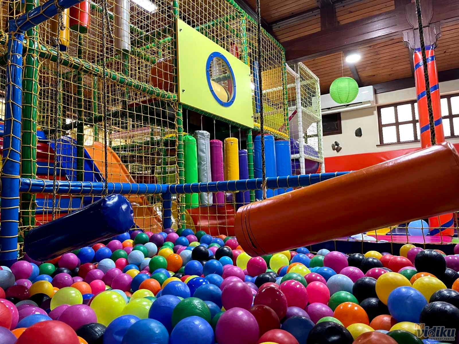 Igraonica za decu, Decija igraonica - Garfild slike