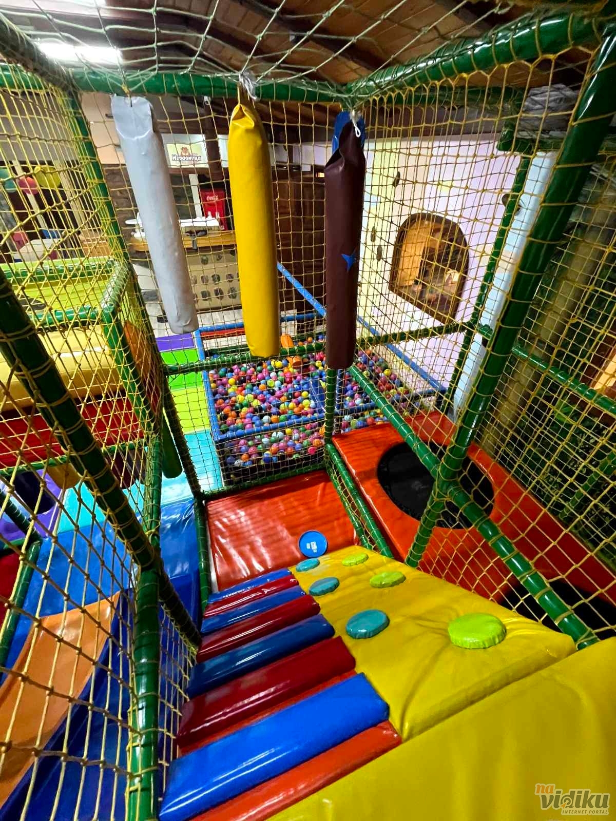 Igraonica za decu, Decija igraonica - Garfild slike