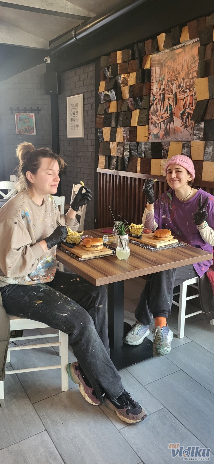 BURGER BARCODE, Borča, Beograd, radno vreme