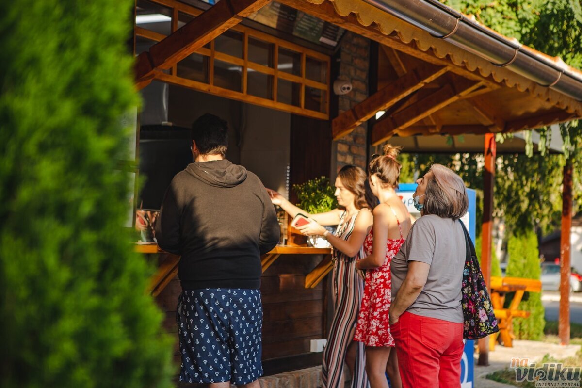 Stepin vajat, Vojvode Stepe 2l, Beograd, 011/ 246 0564