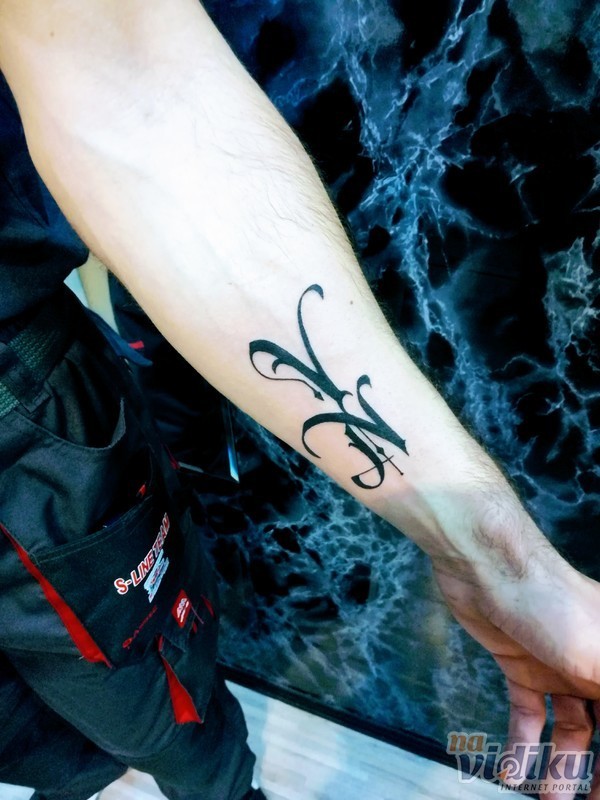 tetovaza slova Novi Sad - Veles tattoo, Novi Sad