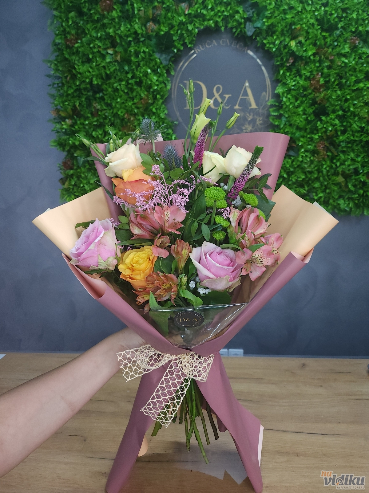 Buket cveca Altina, Cena - Kuća Cveća D&A cvećara, Zemun, Beograd